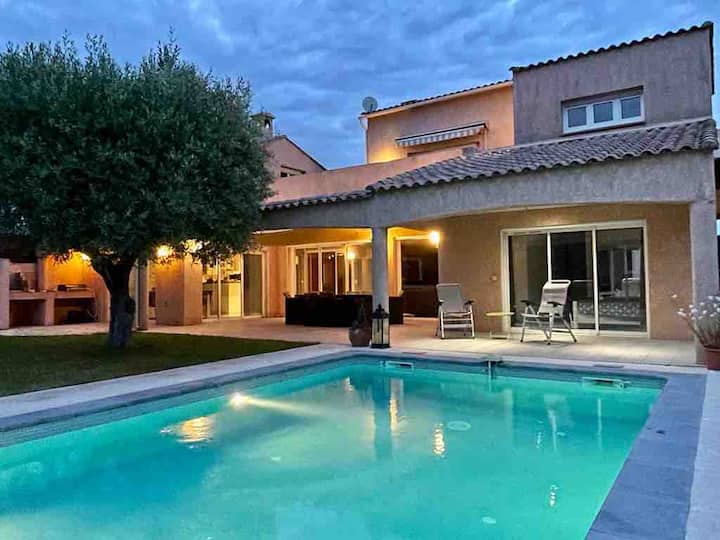 Adorable Villa Familiale Avec Piscine - Agde