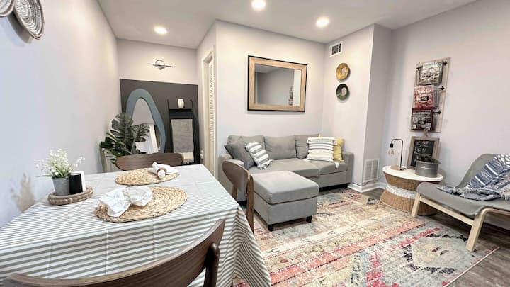 Cozy Lawrenceville Getaway ~ 2-bedroom Basement - Lawrenceville, GA