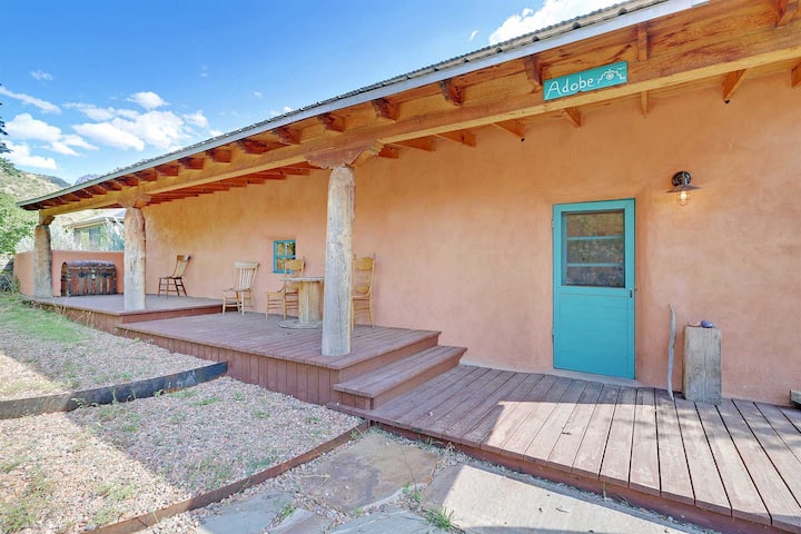 Serene Home. Bathers Delight 360 Star Gazing Tub. - Abiquiú, NM
