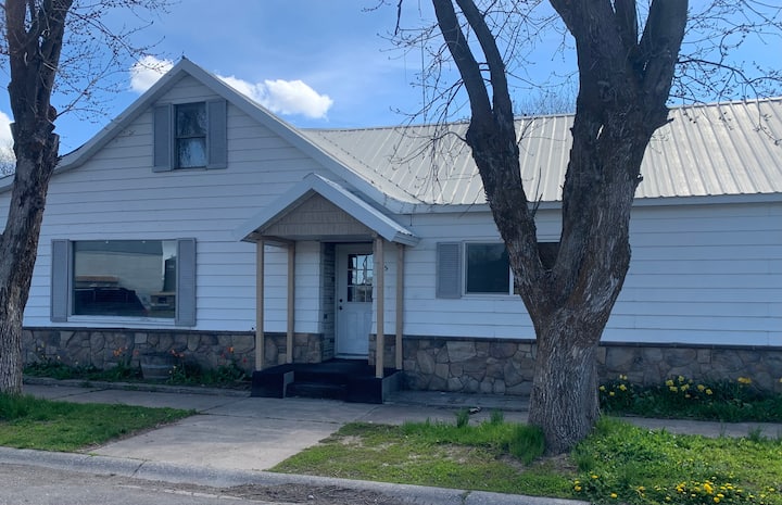 Gateway To Adventure Home!
Ashton, Id - Ashton, ID