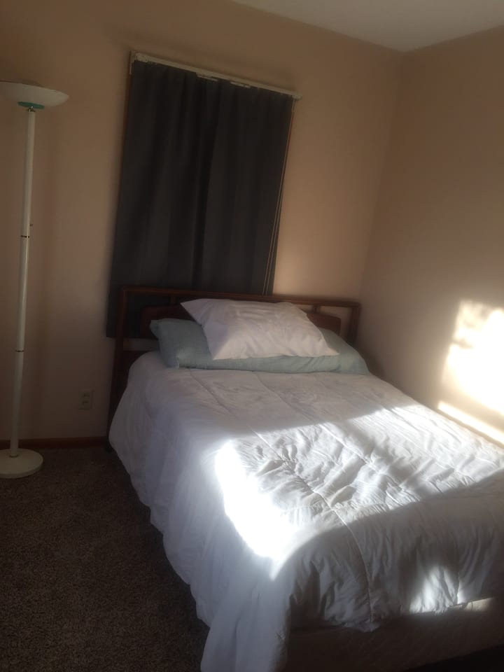 A Charming Home, Ready For You:) - Crete, NE