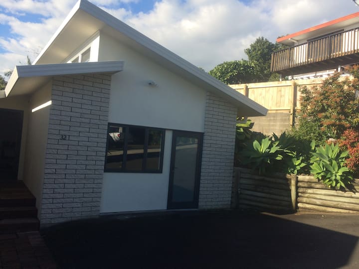 Spacious Private Unit - Tauranga