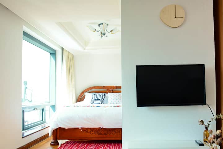 Artistic Studio*short-term Rental Suite 綠園道旁短租藝術房 - 타이중