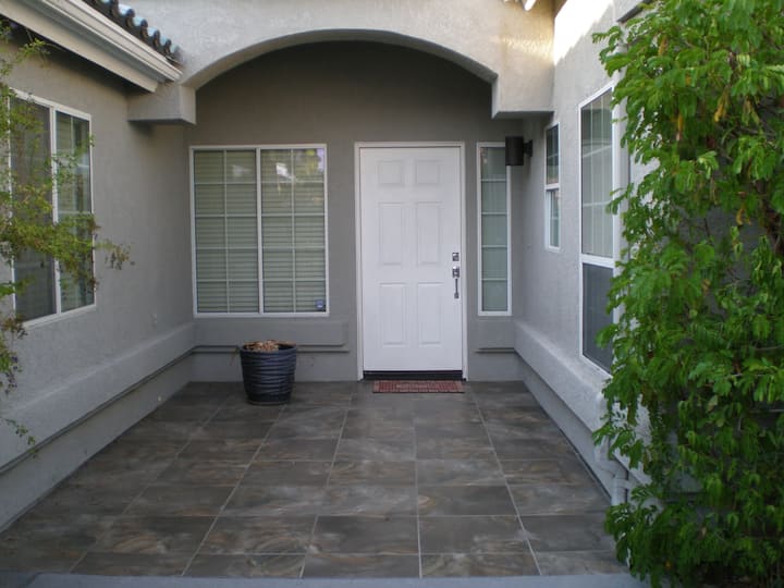 Furnished 3br 2ba, Media Rm & Spa (31 Days Mins) - Cathedral City, CA