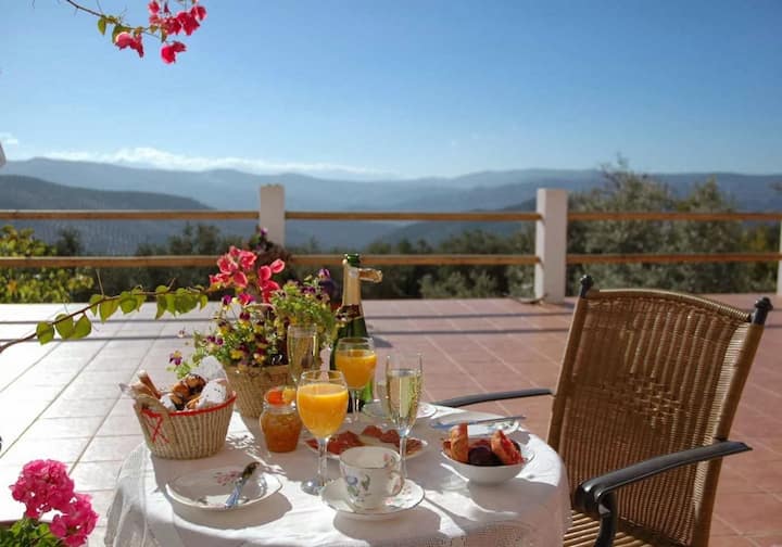 High Standard Villa With Stunning Views - Loja