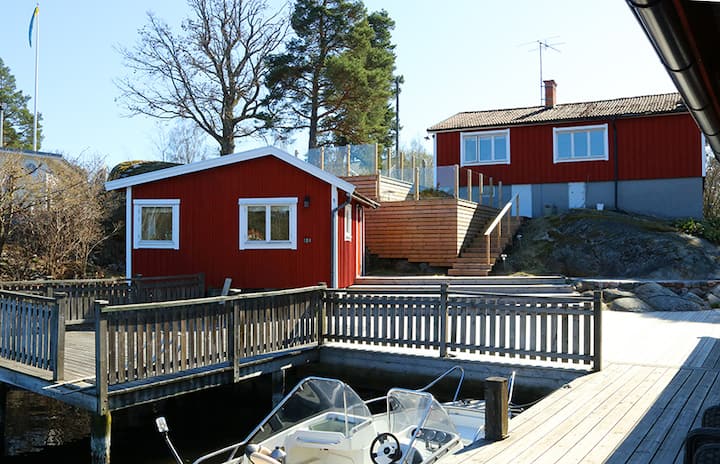 Waterfront House In Stockholm Archipelago - Vaxholm