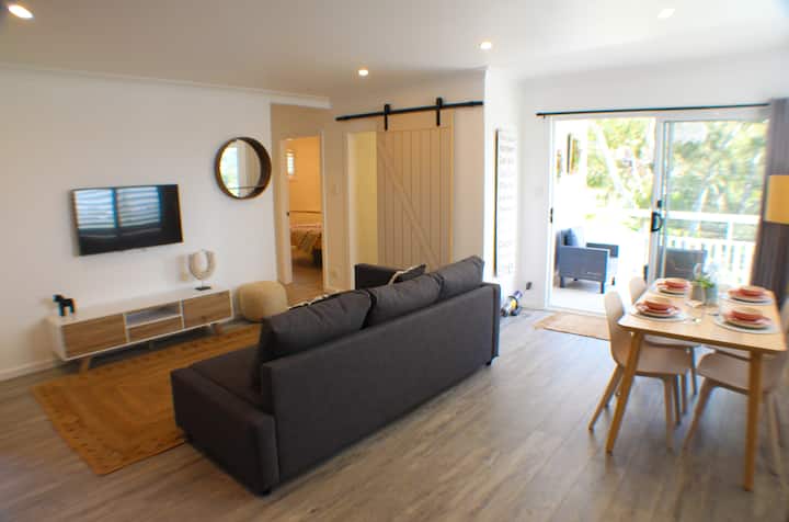 Luxury Beach Chic    - Close To Manly & Manly Dam - Northern Beaches Council