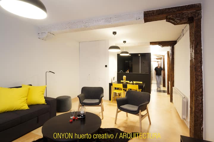 Amplio Moderno En Casco Viejo. Dto Larga Estancia! - Bilbao