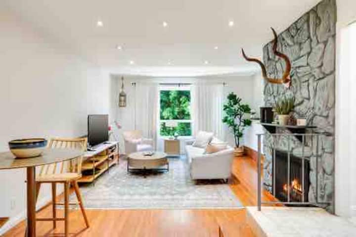 Beautiful Large Condo In Bh! - Beverly Hills, CA