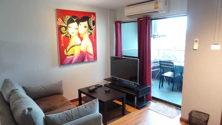 Authentic Downtown Metro Phra Khanong Month Rental - Bangkok