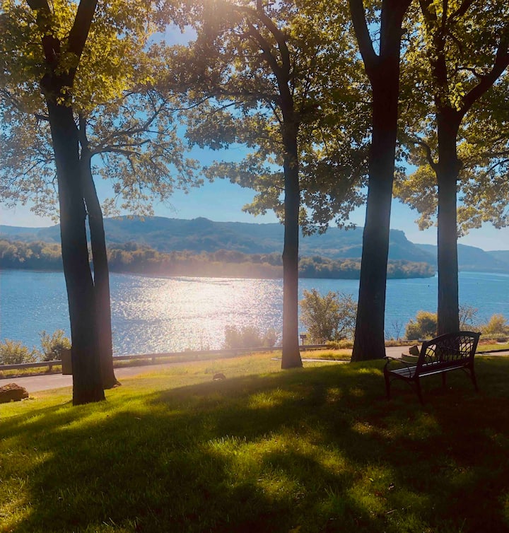 The Brd Nest Mississippi River Home With Views - Pickwick, MN
