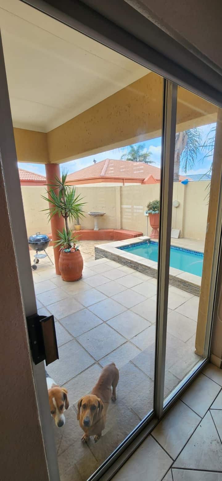 Cozy Modern Living! - Kempton Park
