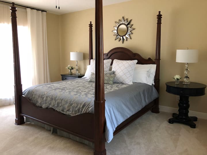 Stately 4,500+ Sqft Home Steps To Uf Stadiums - Gainesville, FL