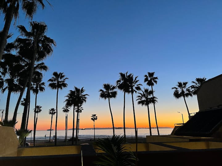 Relax You're At The Beach. Spring Break Special! - Huntington Beach, CA