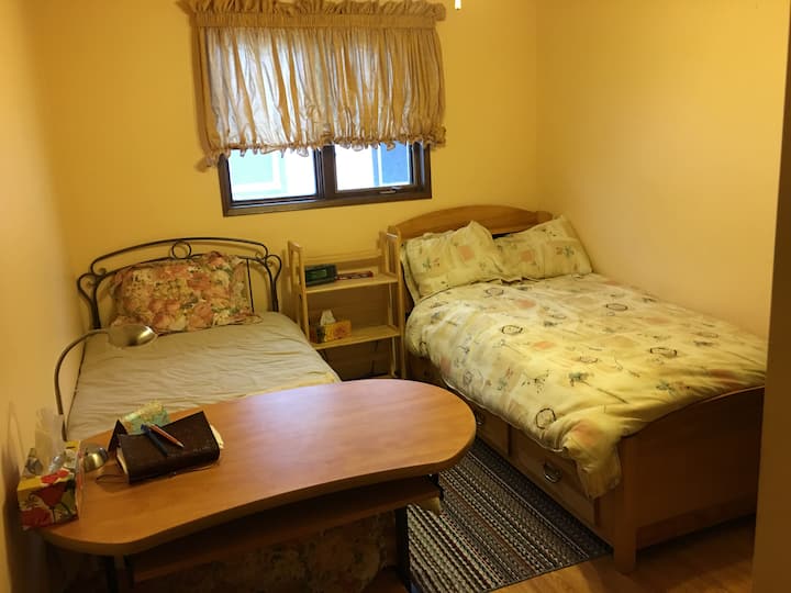 Bungalow In Quiet Neighborhood Rm 1 - Thunder Bay