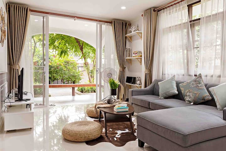 【雪梨的House】sutthisan地铁口二层独栋别墅 带大花园 五卧三卫 - Bangkok