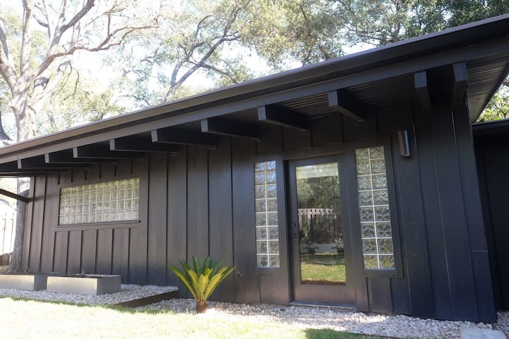 Standalone Bright Austin Bungalow - Austin, TX