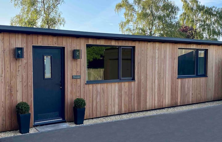 Larks Leaze Lodge, Steeple Ashton, Wiltshire - Bradford-on-Avon