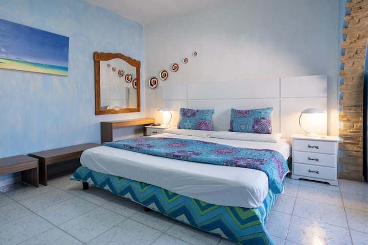 Villa En Vedado,1 Room#3, Wifi, Jacuzzi  And  Pool - Havana