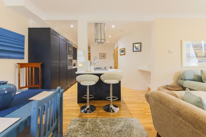 Stunning Apartment In Converted Manor House - Gwithian