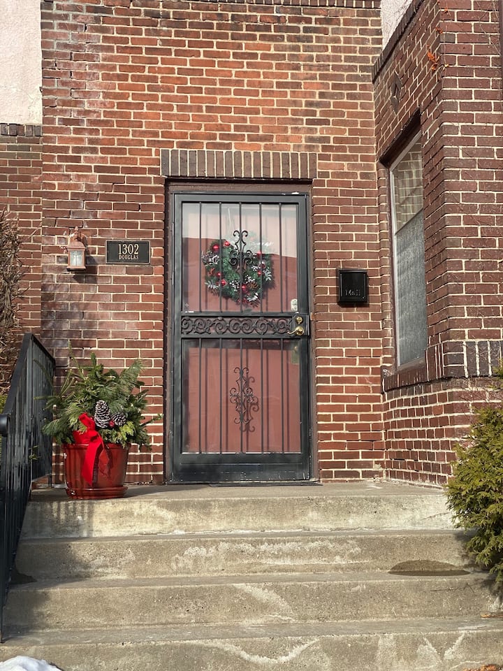 Historic | Spacious | Ace Location - Minneapolis, MN