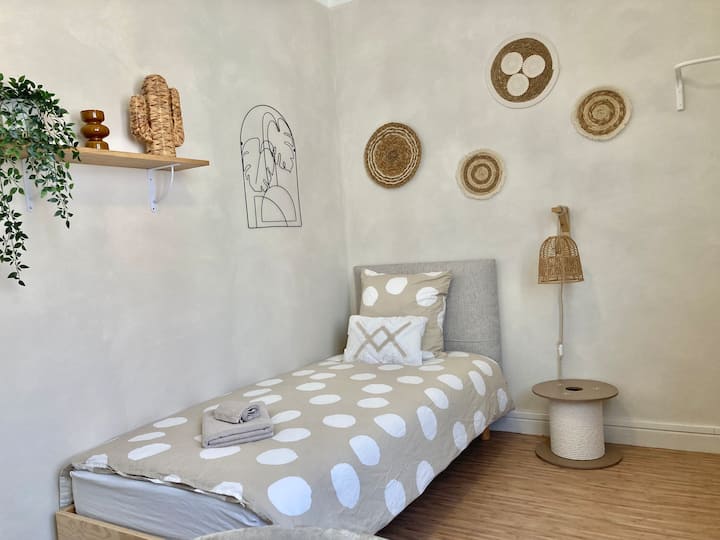 8/ Le Petit Bali, Chambre Privée Cosy, Côté Gare - Dijon