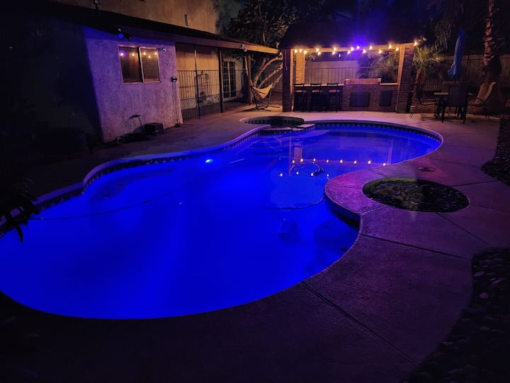 Family Retreat With Pool/hot Tub. Close To Strip - Henderson, NV