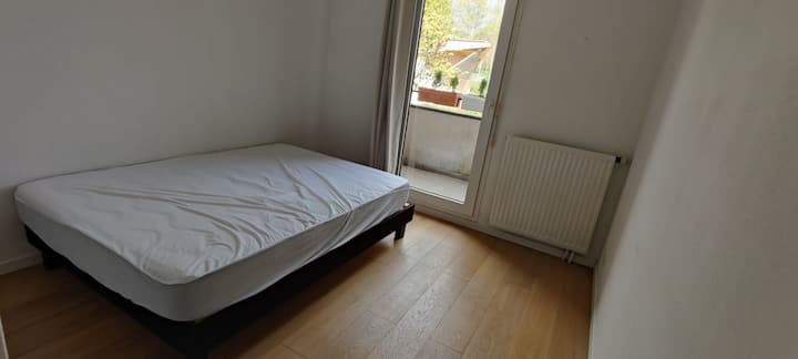 Single Room, St Genis Town Centre - Saint-Genis-Pouilly