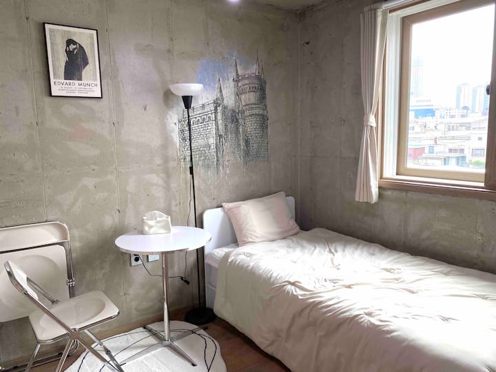 #1[여성호스트]서울 영등포구의 아파트/11월 특별할인,청결함/여의도,홍대,강남,이태원 - South Korea