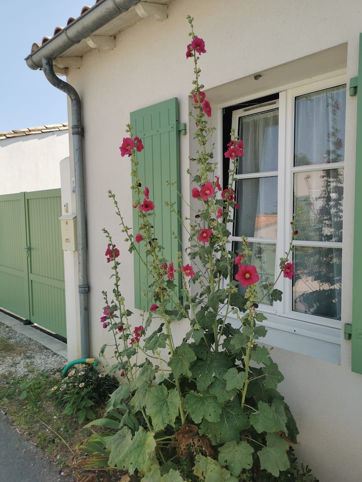 Maison Récente Au Centre De  L' Ile De Ré, à Loix. - Loix