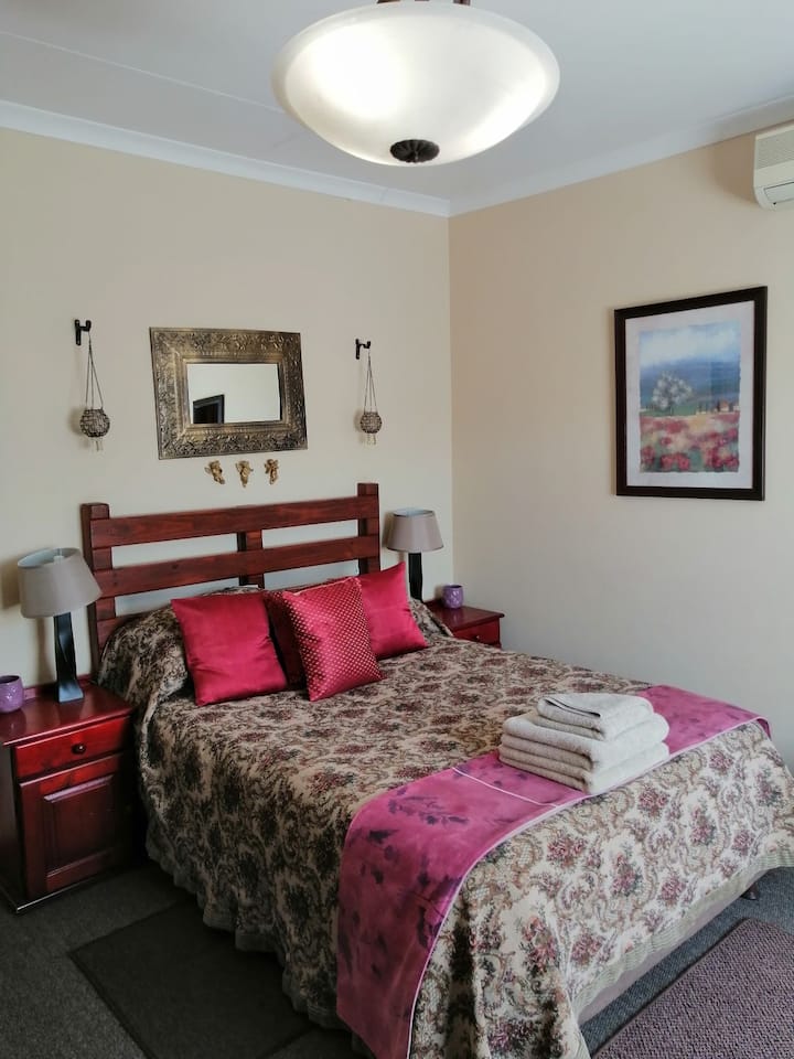 Furnished And Well Equipped Self Catering Unit - Witbank
