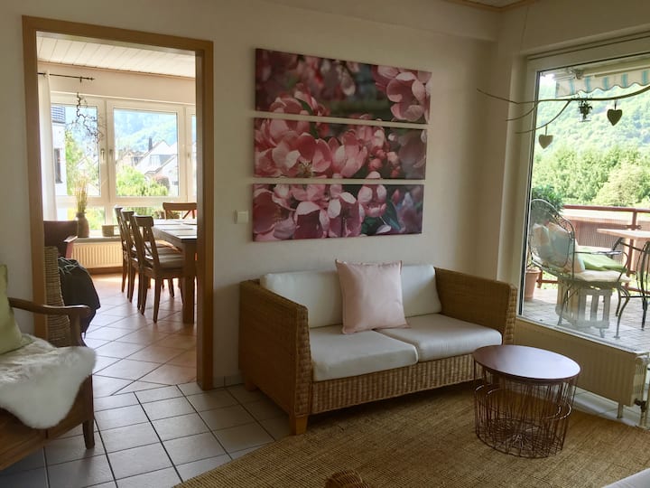 Große Wohlfühlwohnung Im Mittelrheintal - Osterspai