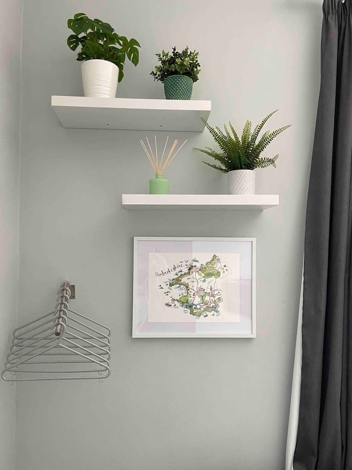 Stylish Self Contained Flat - Pembroke Dock