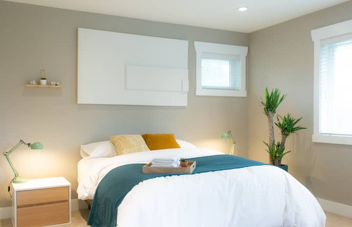 Welcome Home - Room 2 - North Vancouver