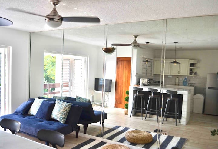 Cozy Manor, Modern Apt With 24h Security, Balcony - Kingston, Jamaica