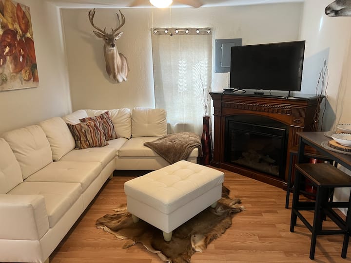 Beaumont Bungalow 1/1 Near Hospitals & Refineries - ボーモント, TX