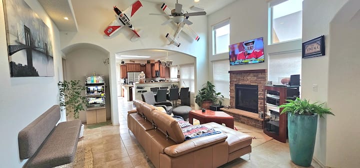 Theater, 2 Car Garage, W Abq, Avail. Feb 16, 2026 - Rio Rancho, NM