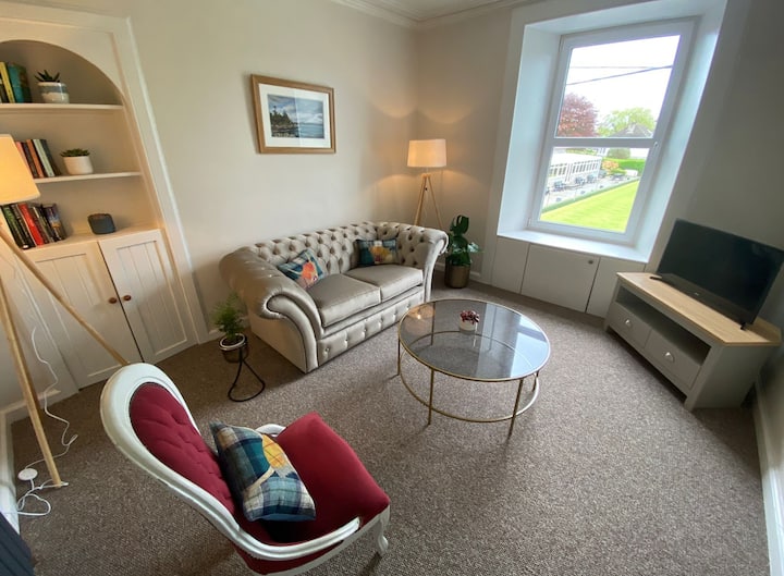 Lovely 2 Bedroom Maisonette In Kirkcudbright. - カークーブリ