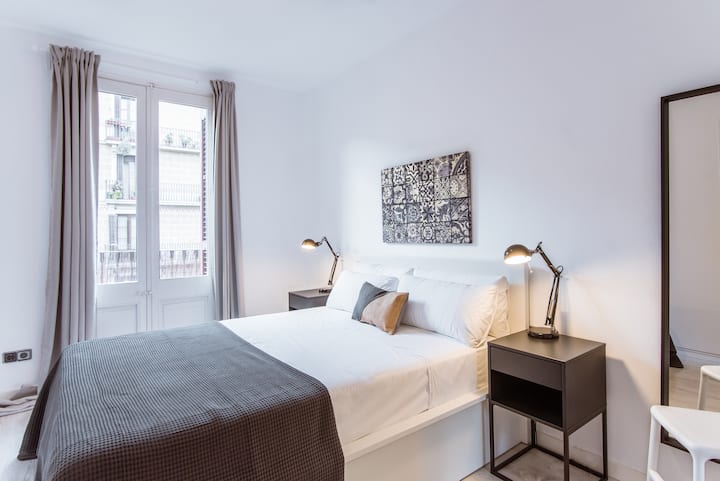 Stylish One-bedroom Apt. In The Heart Of Eixample - Barcelona
