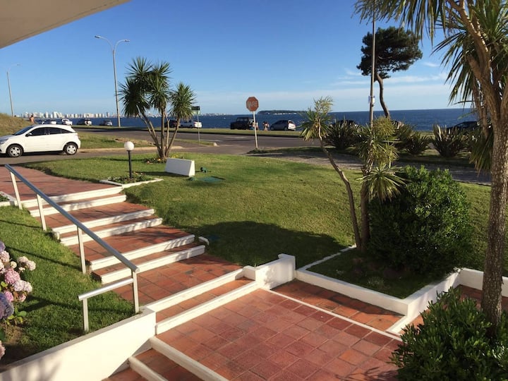 Apto. 3 Dorm. Frente Al Mar- Playa Mansa - Uruguay