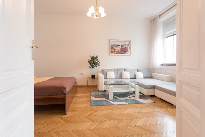 Altbauwohnung Für Entdecker Und Nachtschwärmer - Vienna