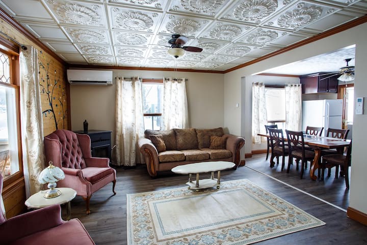 Vintage 1930s Two-story Apartment With Sun Porch - Edmundston