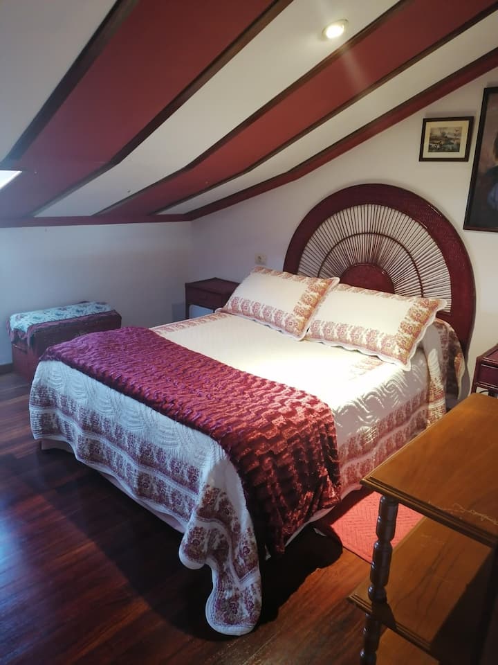 Una Habitación Granate - Noia