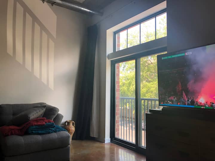 Luxury, Industrial Condo In Uptown Charlotte - Charlotte