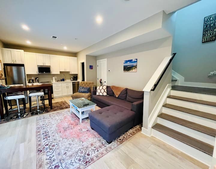 Large, Quiet, Private H St, Union Market, Capitol - Washington, D.C.