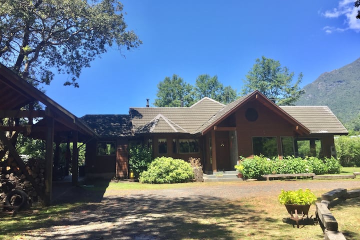 Pucón Casa De Campo Con Piscina A 5 Km Del Centro - Pucón