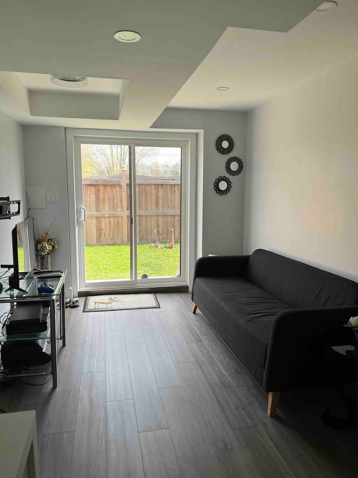 Cozy, Nice, Newly Finished Basement Apartment - Barrie