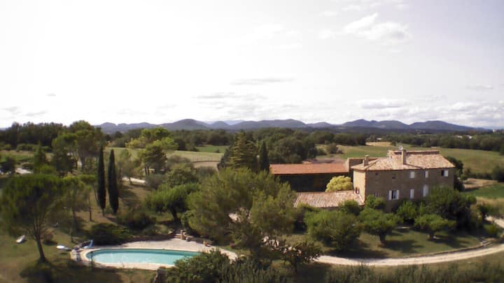 Mas Du Xiiie Siècle à La Campagne - Gard