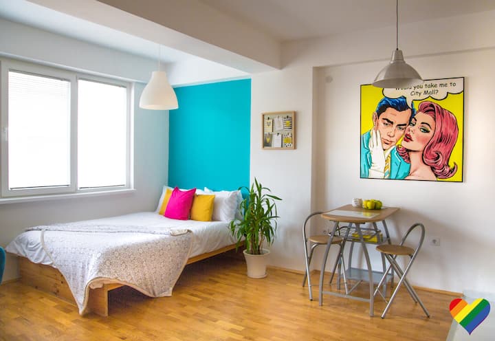 Pop Art Apartment In The City Center - Skopje
