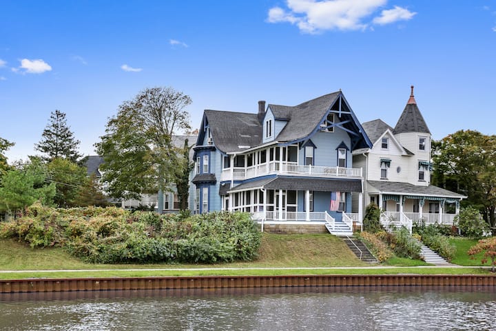 Lakefront Victorian Gem With Private Balcony - Asbury Park, NJ